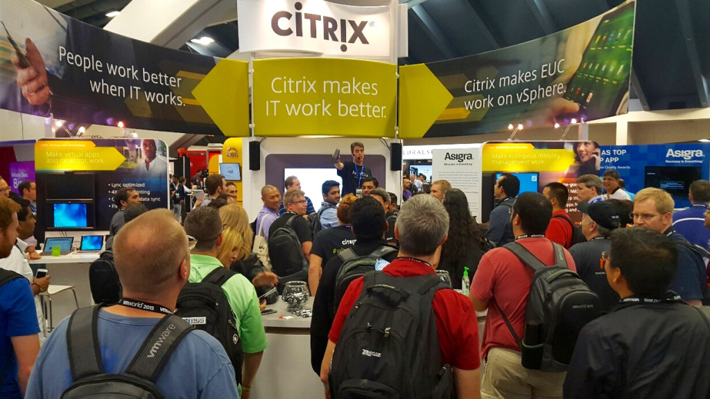 Trade show presenter 101: Your guide to booth presenters